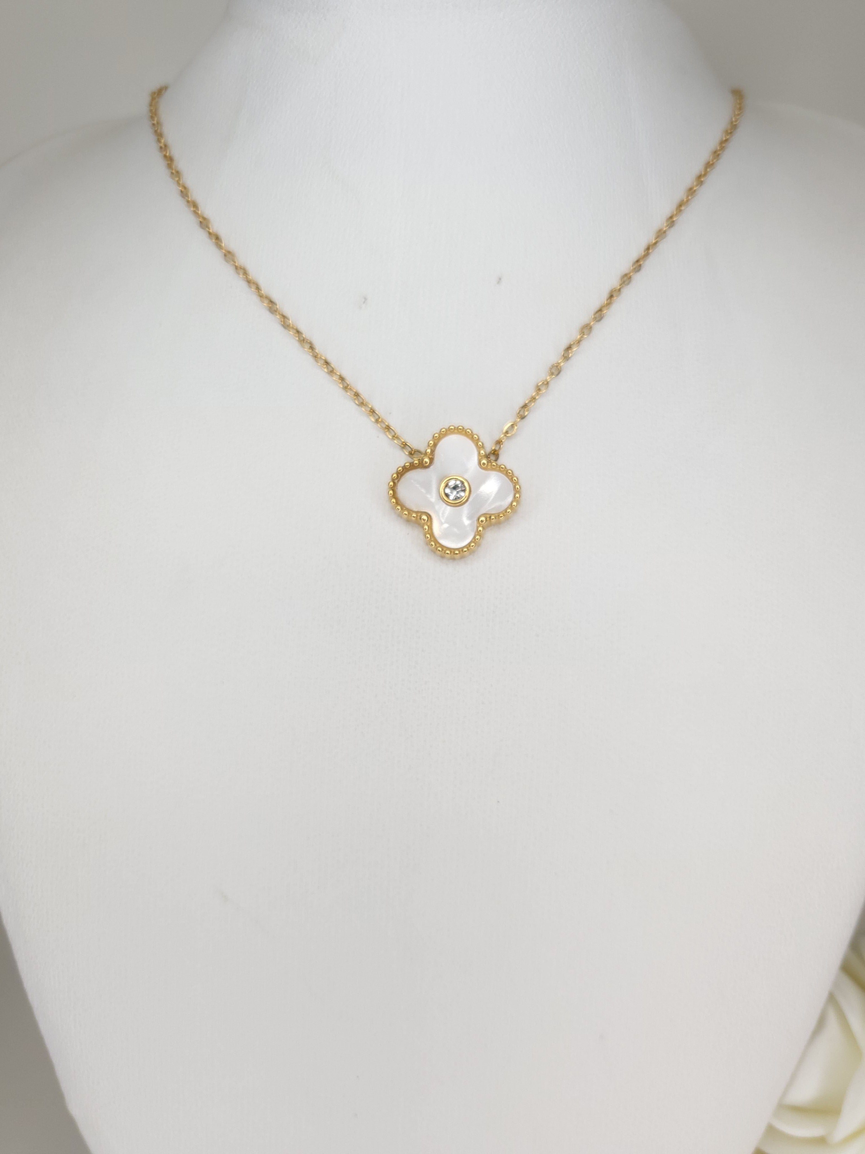 Collier cleef 3 Blanc – Farah.one